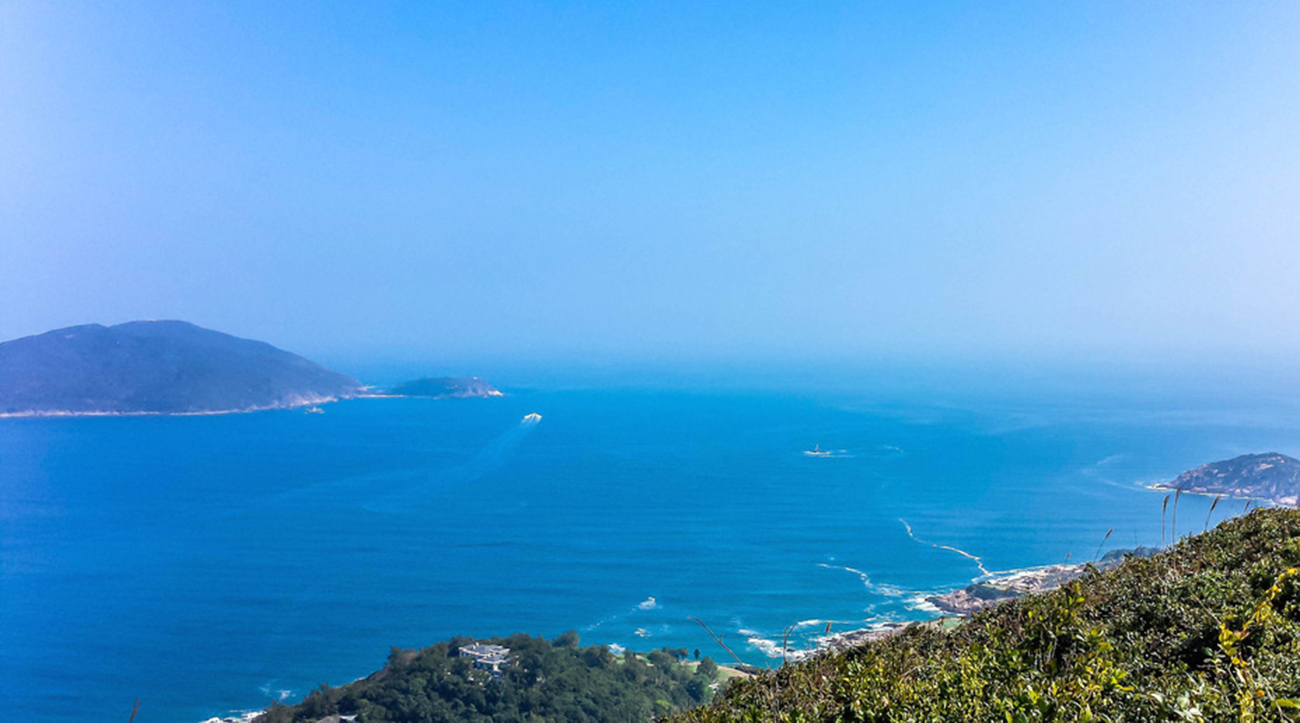 [SALE] Explore the Scenic Dragon's Back Trail in Hong Kong - Ticket KD