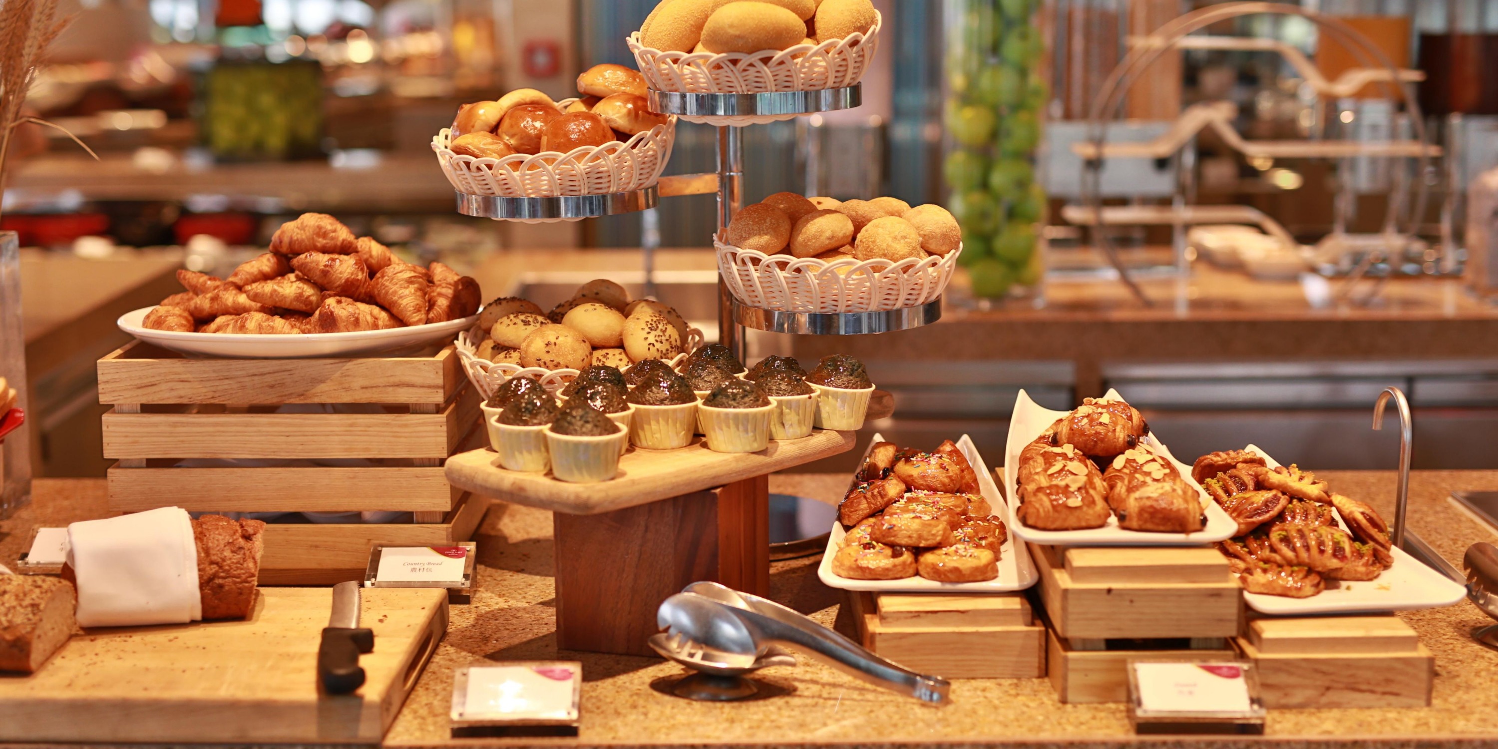 [Giảm giá 15%]Cafe Azure Buffet Restaurant at Crowne Plaza Macau ...