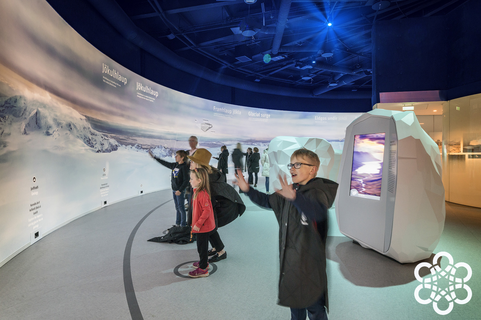 [SALE] Explore Perlan: Iceland's Must-See Attraction - Ticket KD