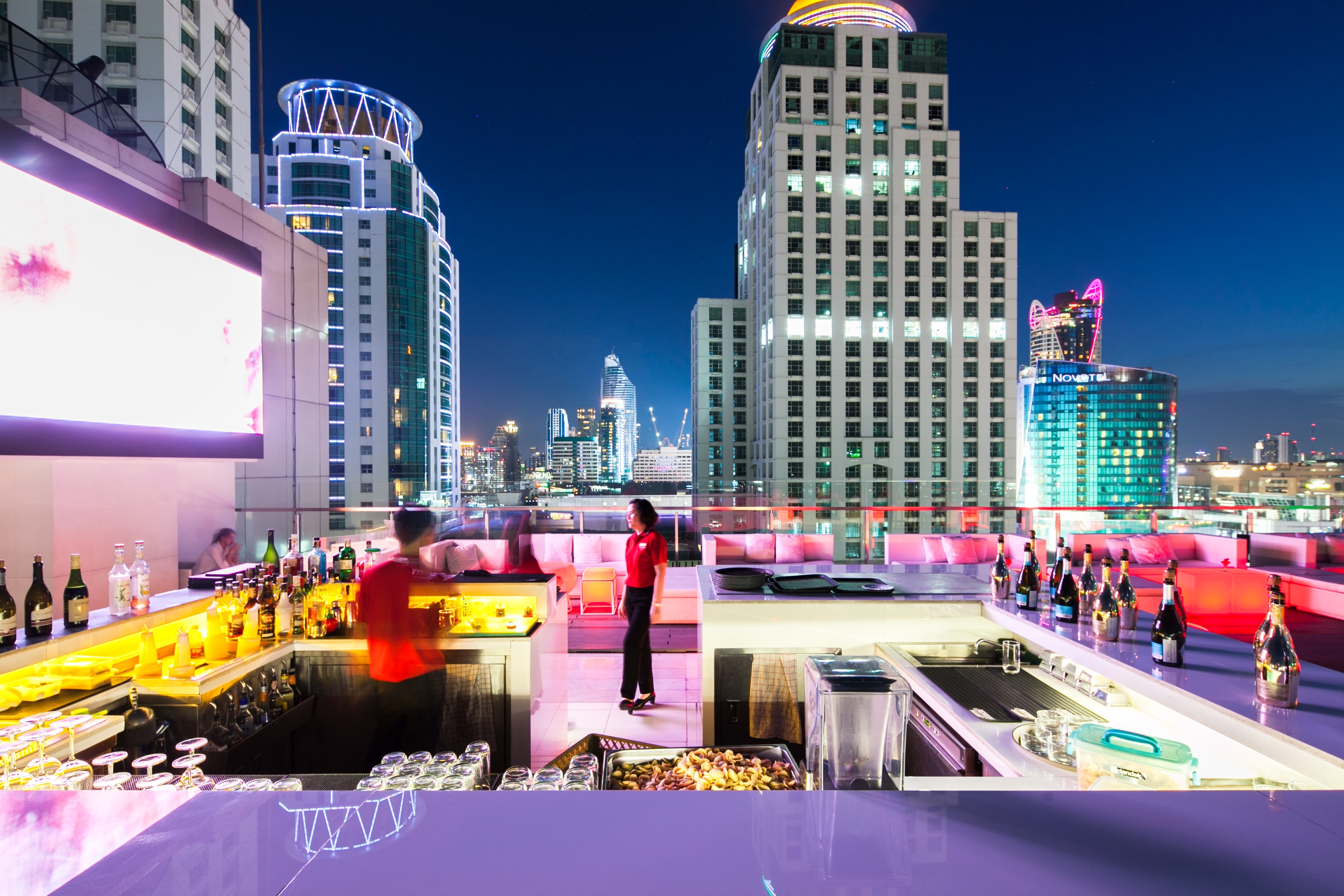 WALK Rooftop Bar at Centara Watergate Pavillion Hotel in Bangkok