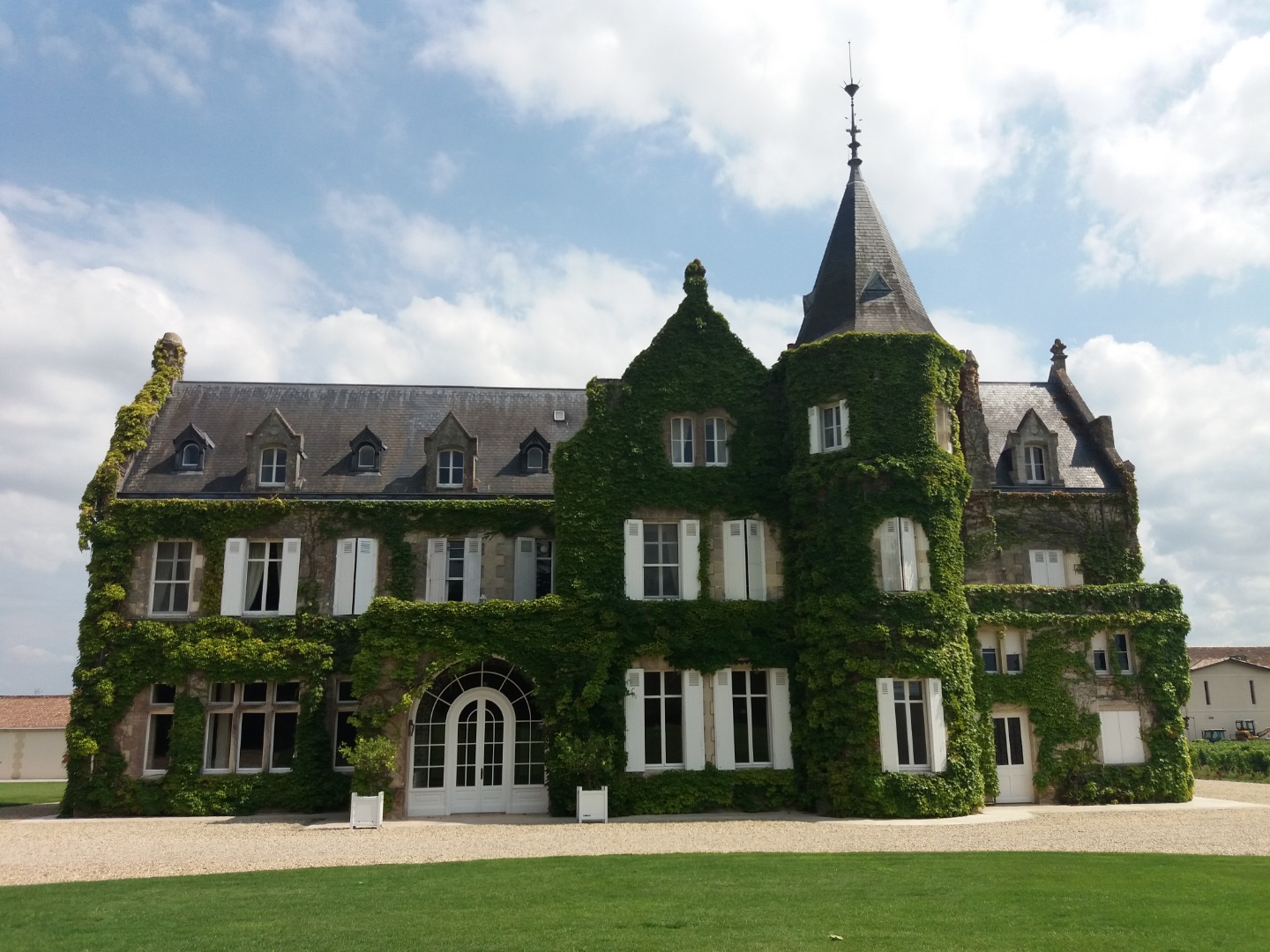 [SALE] Explore Médoc's Famous Wine Estates on an Afternoon Tour from ...