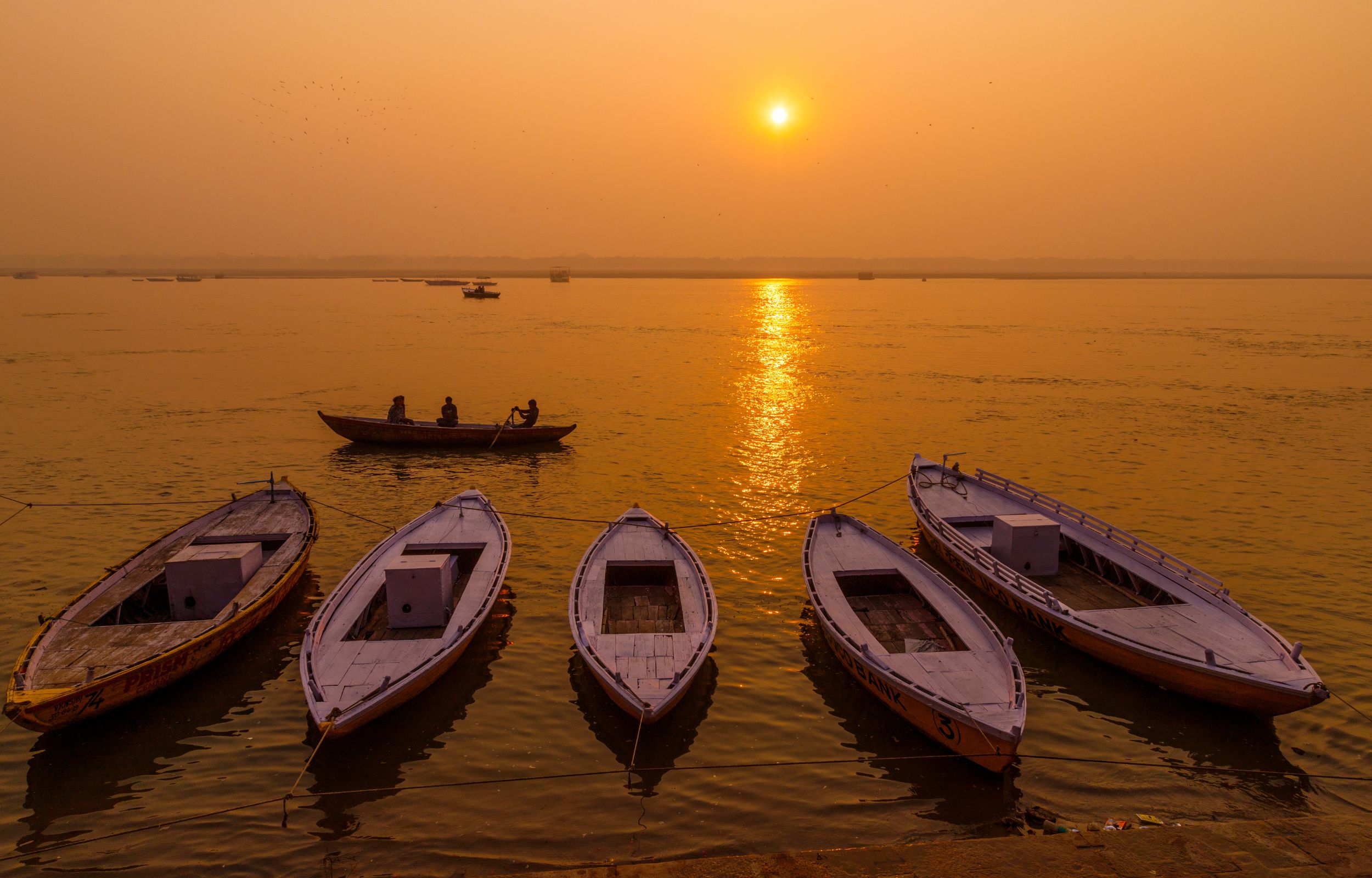 Varanasi: Boat Ride, Ghat Walk & Aarti Ceremony Tour