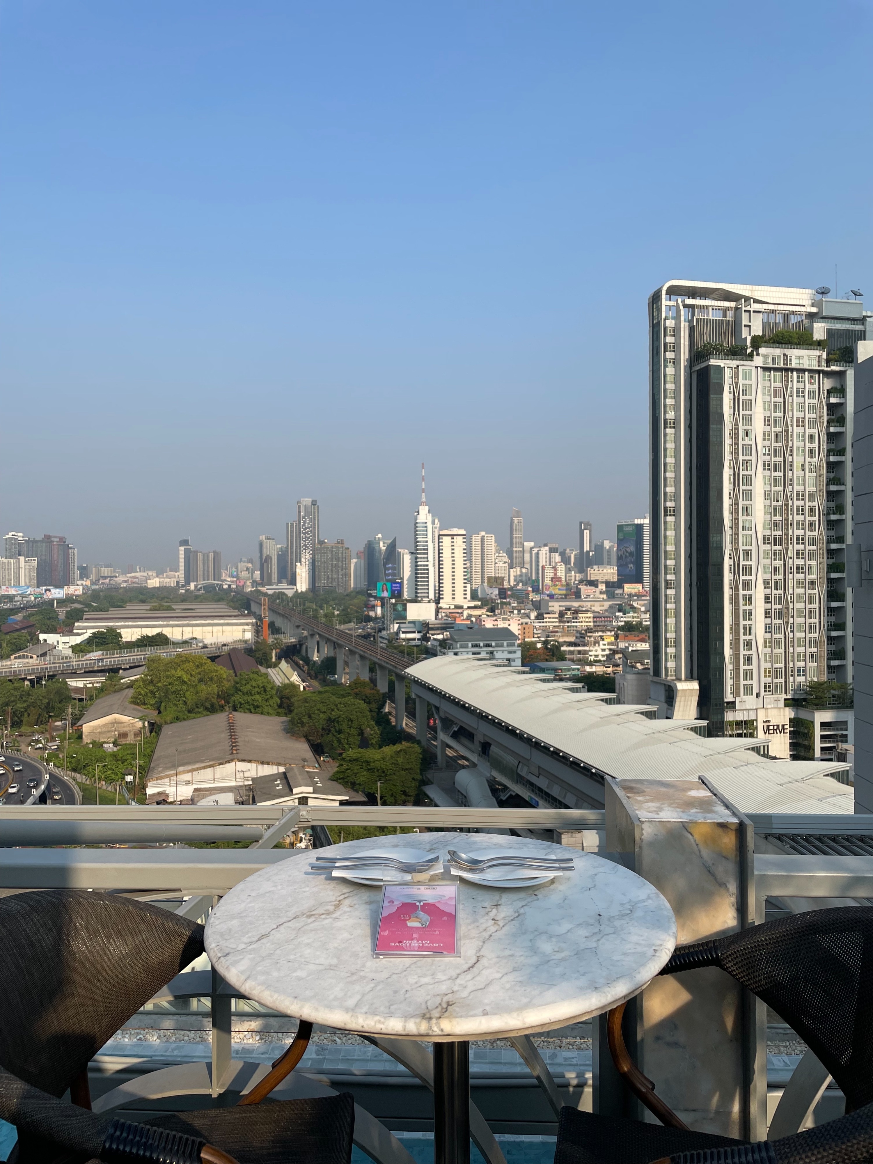 [3% OFF] Barracuda Rooftop Bar at Akara Hotel Bangkok