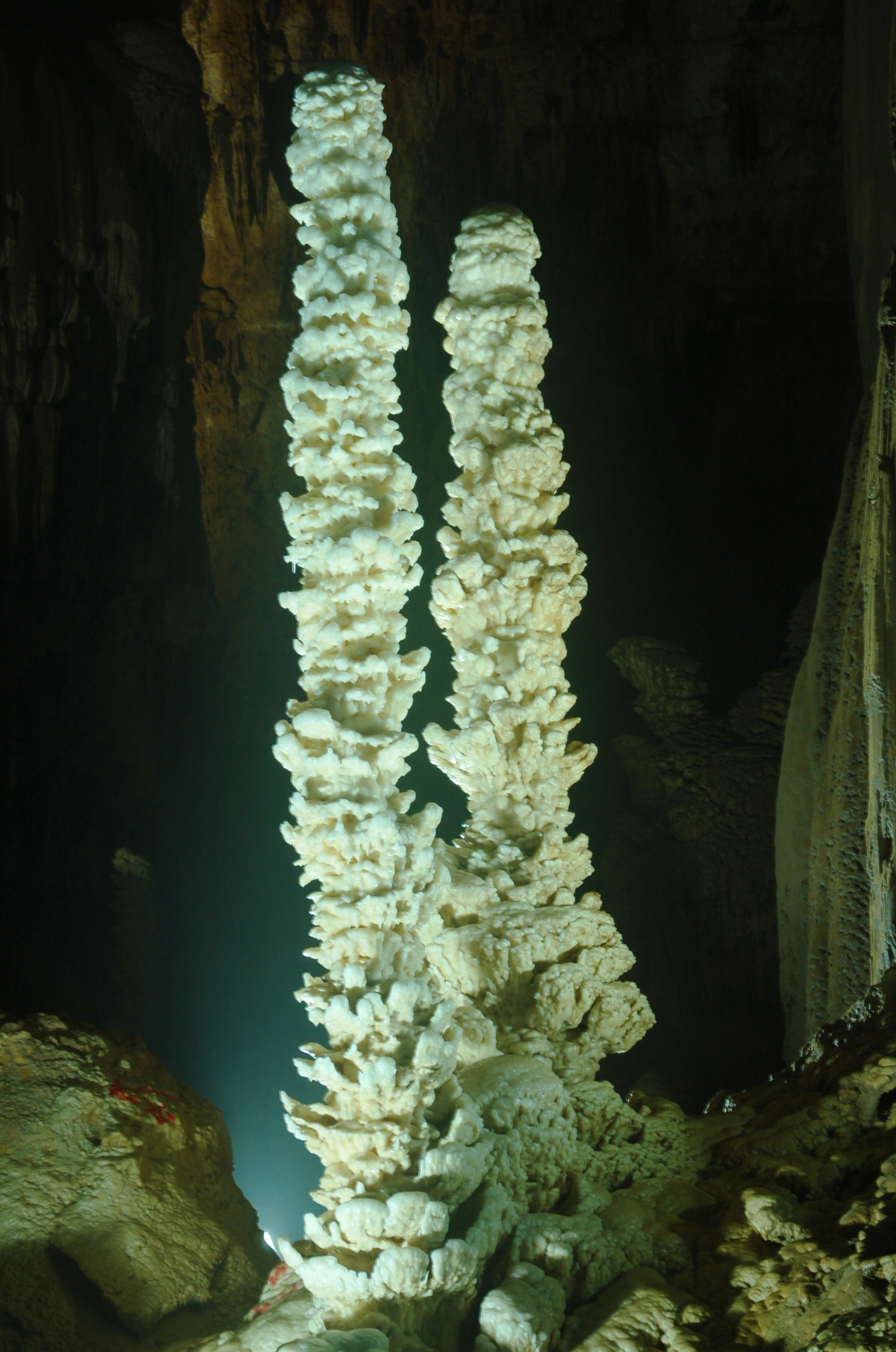 Zhijin CaveTens of thousands of years are crystallized in the ...