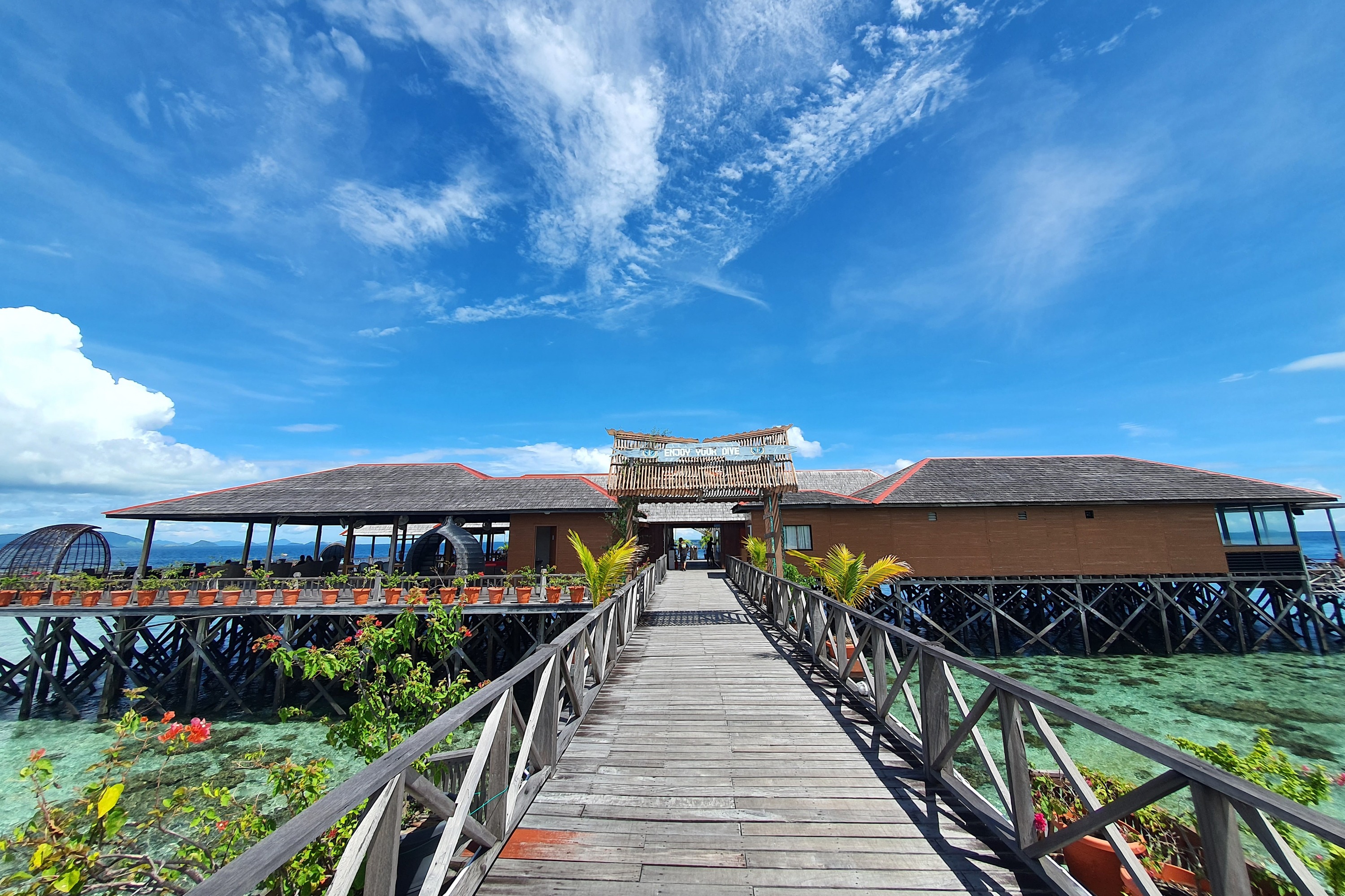 May Sabah's Instagram, Twitter & Facebook on IDCrawl