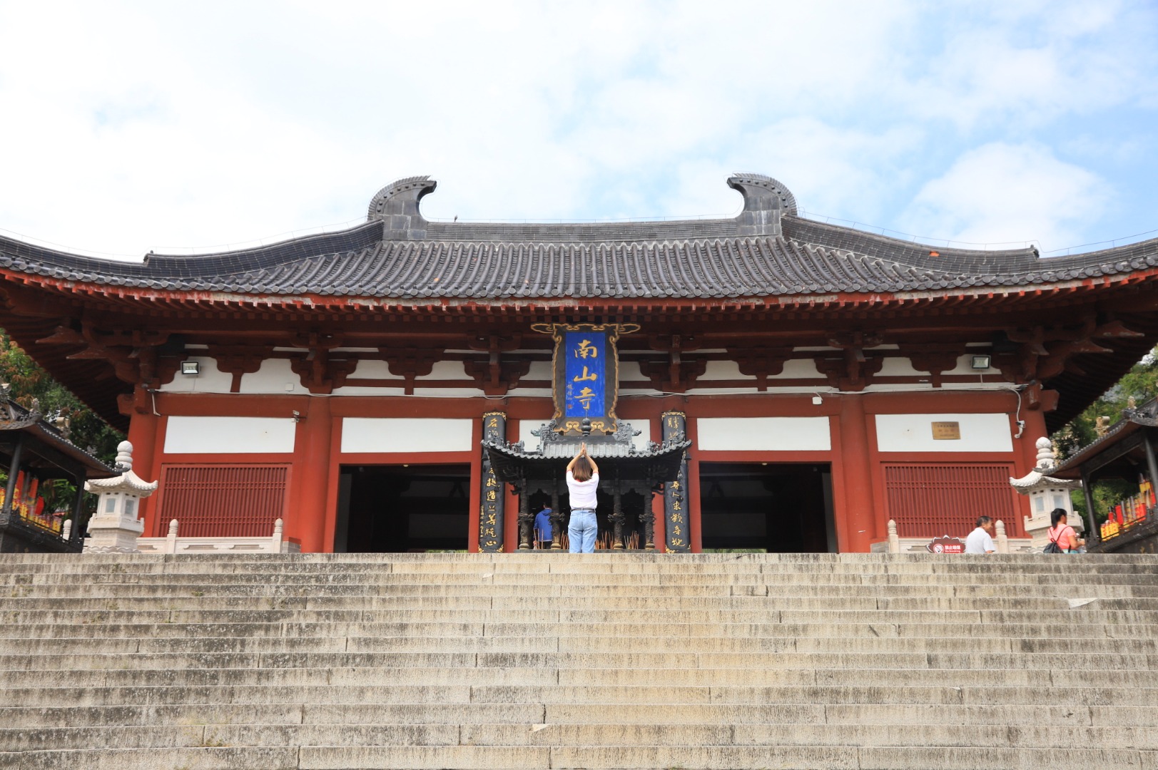 [SALE] Explore Sanya's Nanshan Temple on a Day Tour - Ticket KD