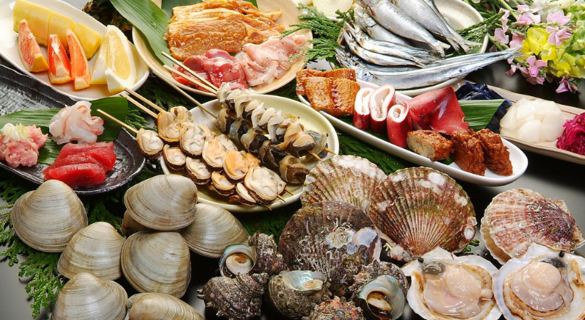 [SALE] Fujimi Terrace and Narusawa Ice Cave Trip: Seafood Buffet ...