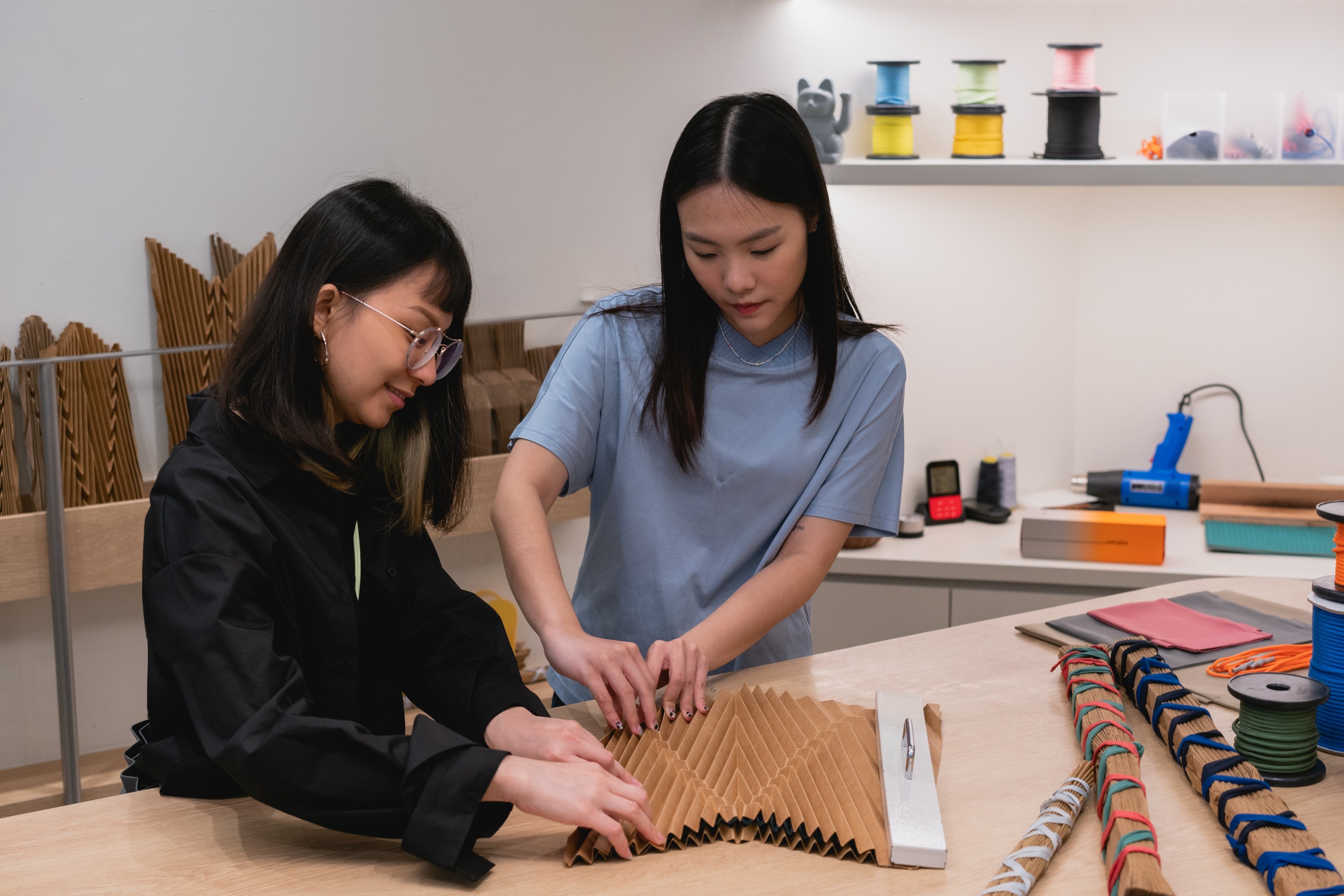 "Unleash Your Creativity with a Memorable Pleated Bag Making Experience ...