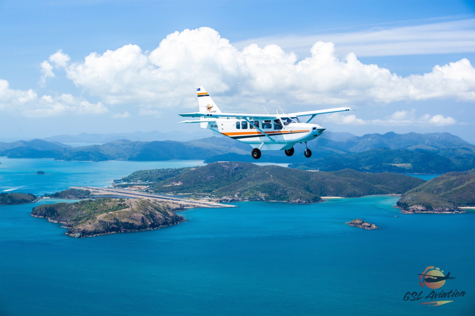 [SALE] Scenic Whitsundays Reef and Island Flight from Airlie Beach - 9% ...