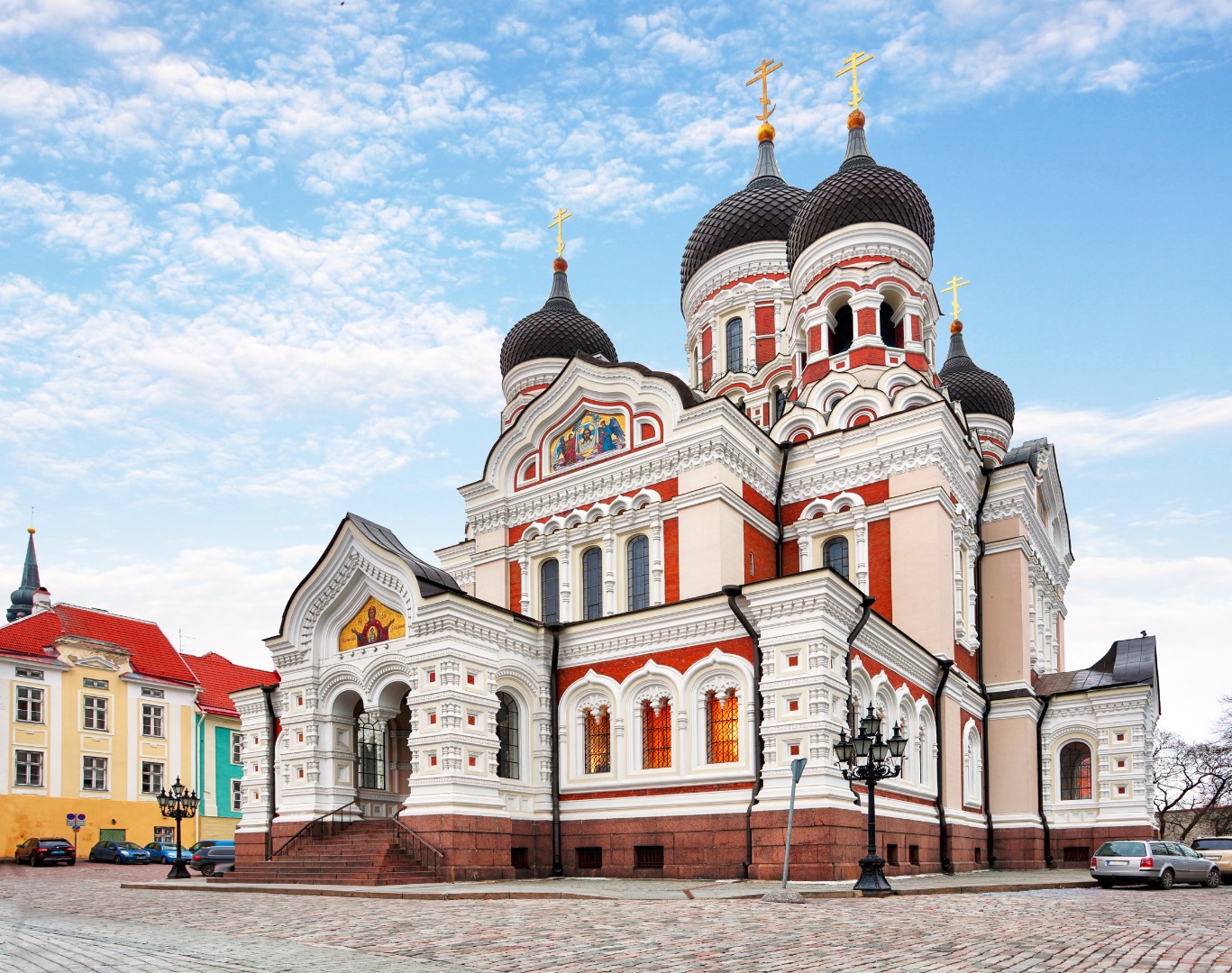 [SALE] Explore Tallinn with a Flexible Hop-On Hop-Off Bus Tour - Ticket KD