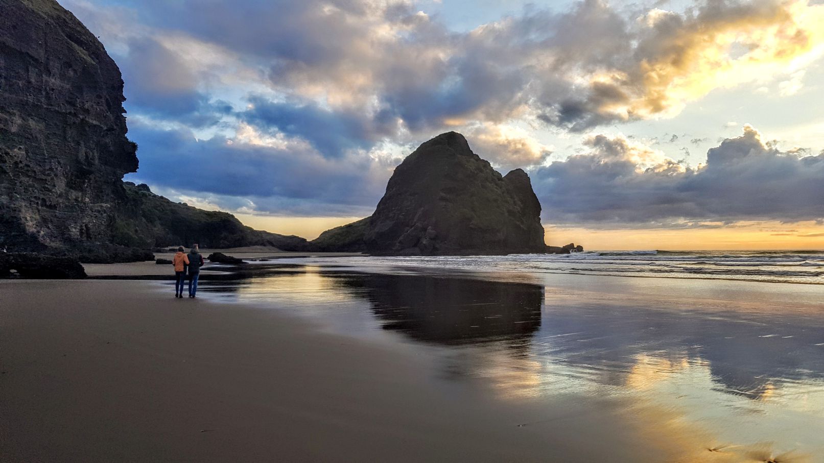 [SALE] Day Trip to Piha Beach and Karekare Waterfalls from Auckland ...