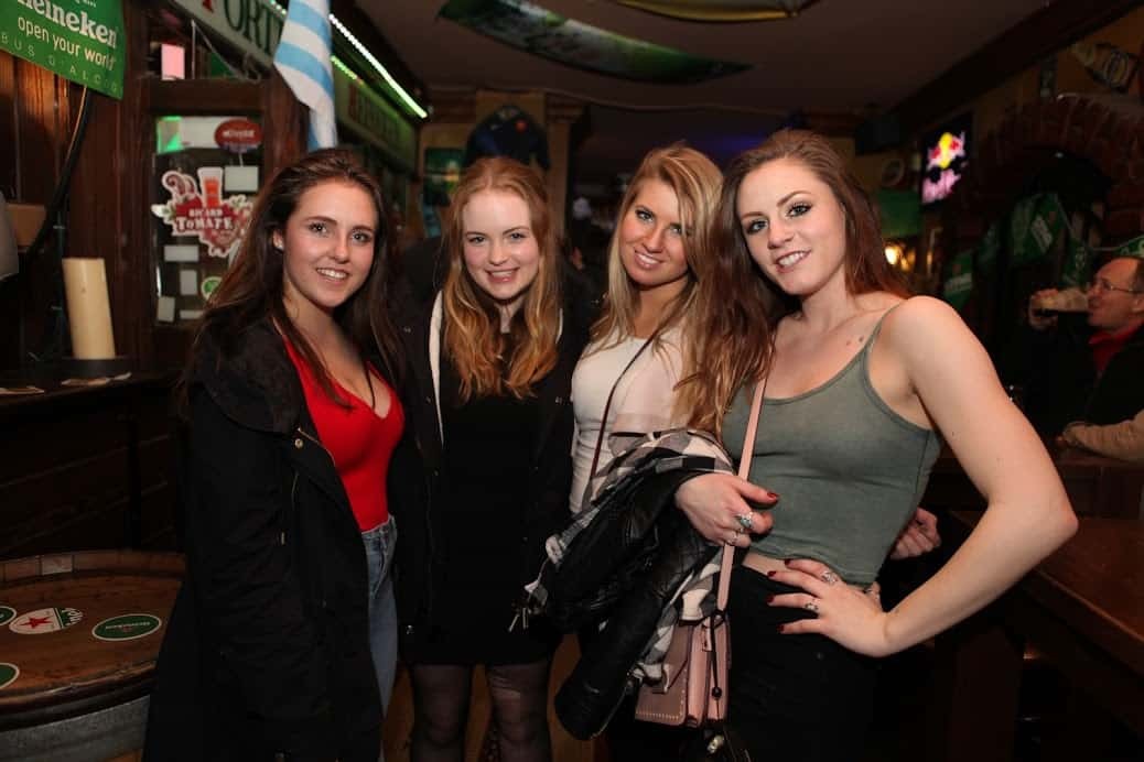 Paris Bar Crawl with Free Club Entry and Shots