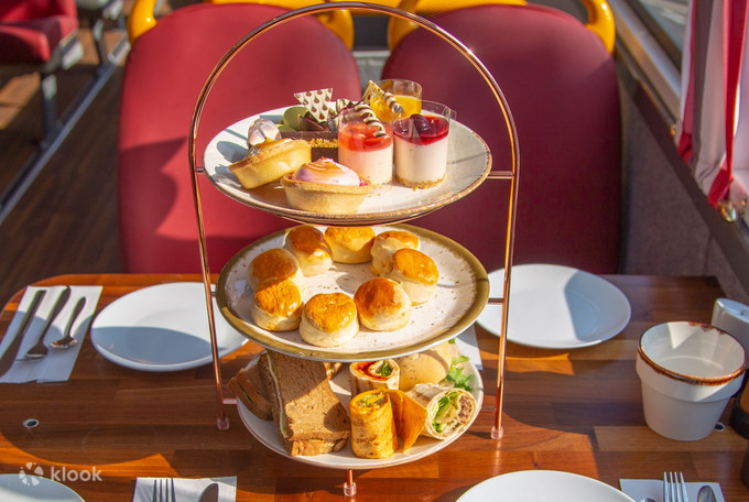 London Sightseeing Bus Tour and Afternoon Tea by Bella Vista - Klook