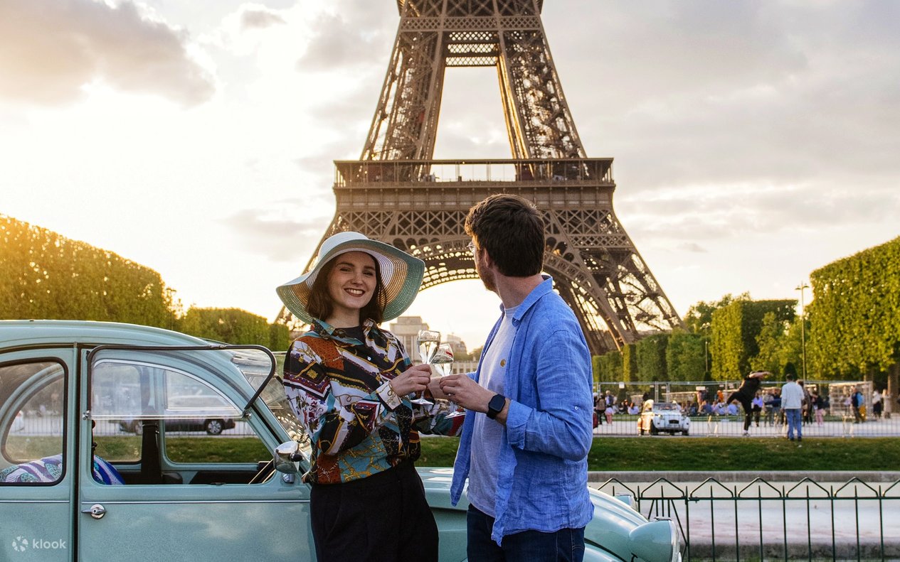 Private 2CV City Highlights Tour in Paris - Klook Singapore