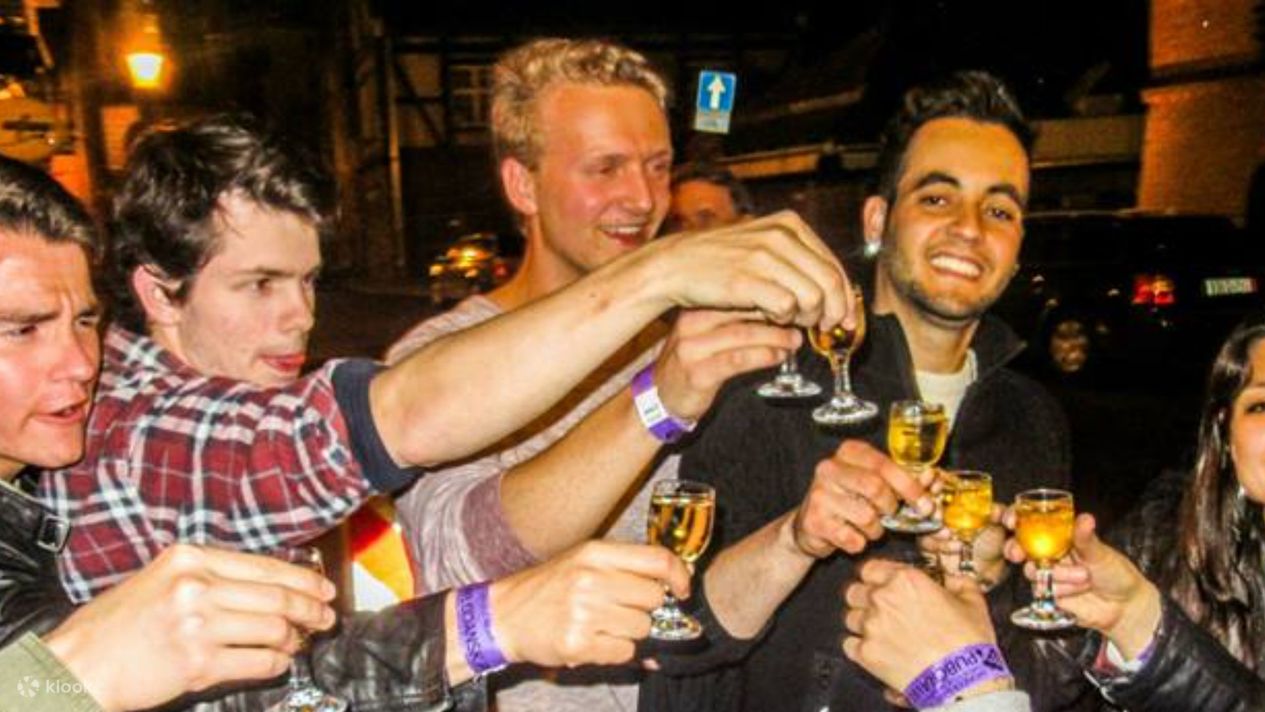 Join In Gdansk Pub Crawl with Free Drinks - Klook India