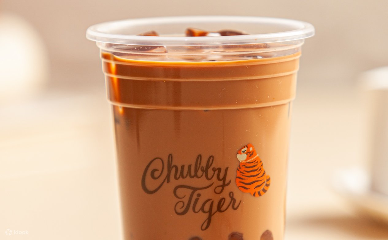 Signature Tea Drink | Chubby Tiger Central World Bangkok - Klook New ...