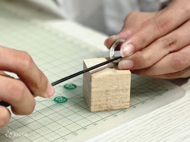 Taipei: L.A.B Gemstone Elements - Silver Clay Ring Course/Necklace ...