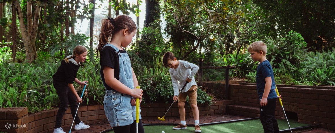 Glow Golf Experience in Wanneroo Botanic Gardens - 클룩 KLOOK 한국