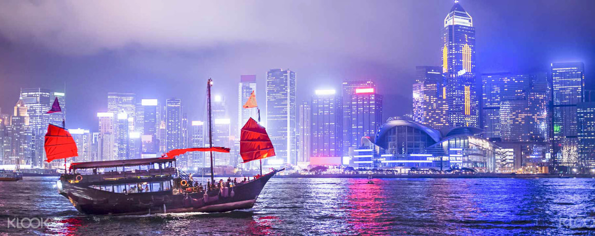 Aqua Luna Victoria Harbor Cruise