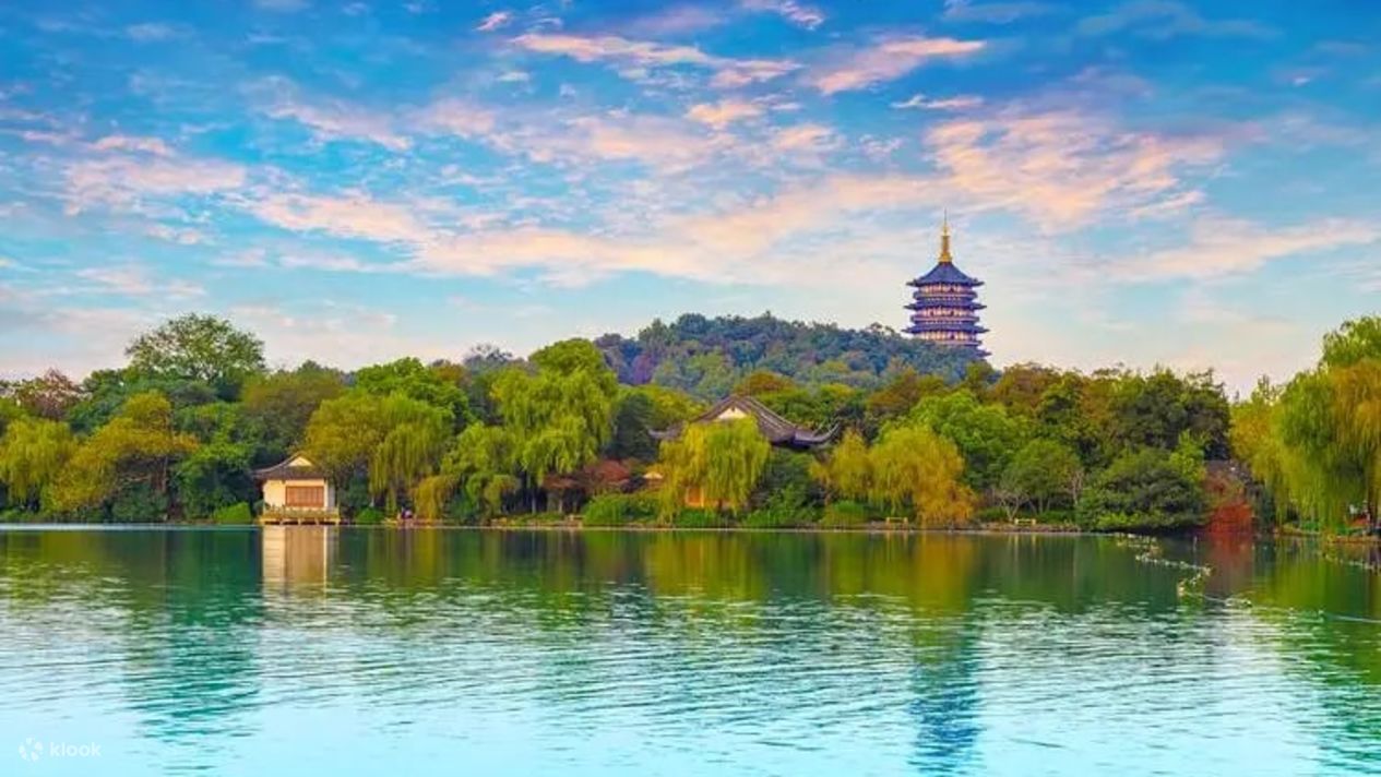 Hangzhou Private 1-Day Tour West Lake Flower Harbor Fish Viewing ...