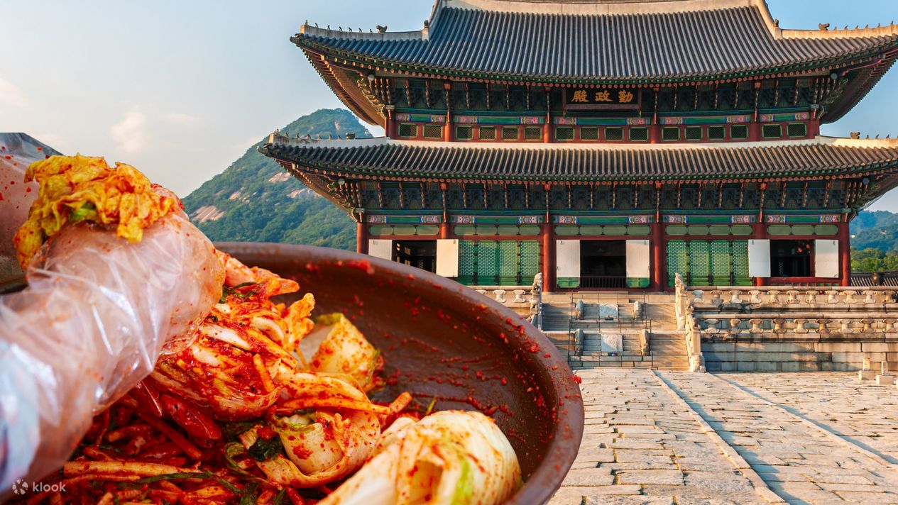 Back Through the Seoul History: Kimchi Experience Tour from Seoul - Klook