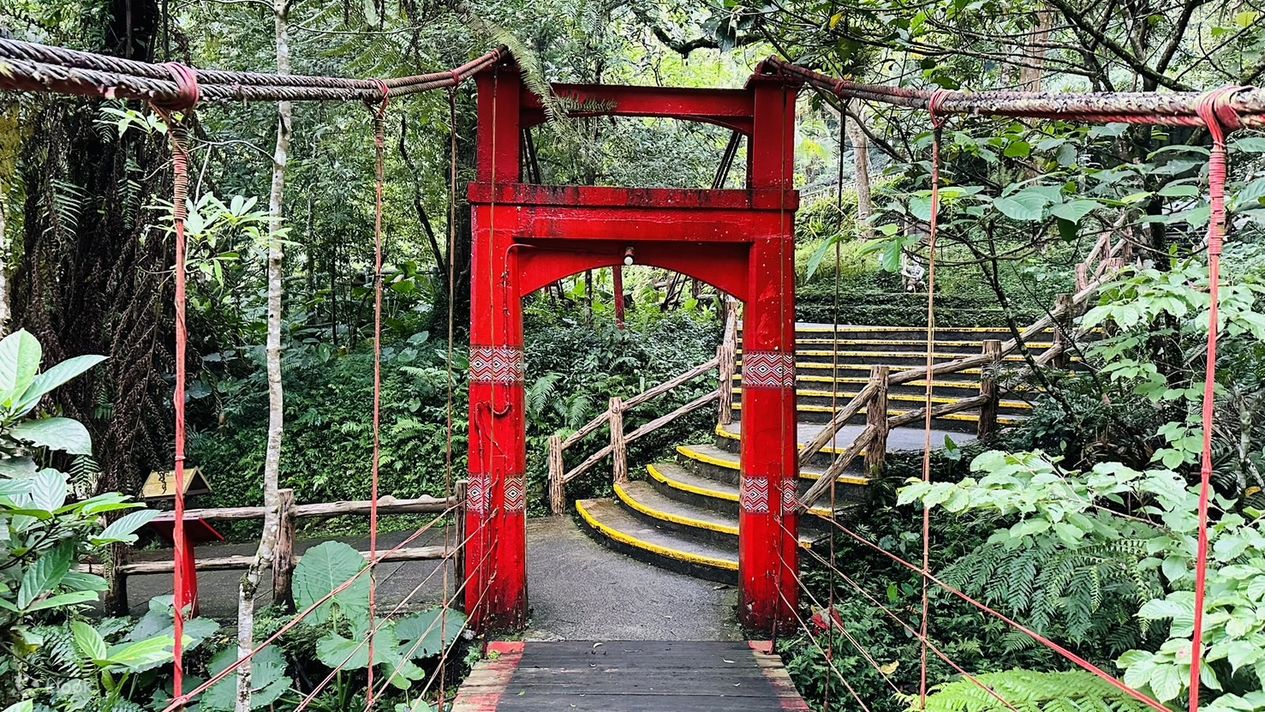 New Taipei Wulai Chartered One-Day Tour: Yunxian Paradise & Wulai ...