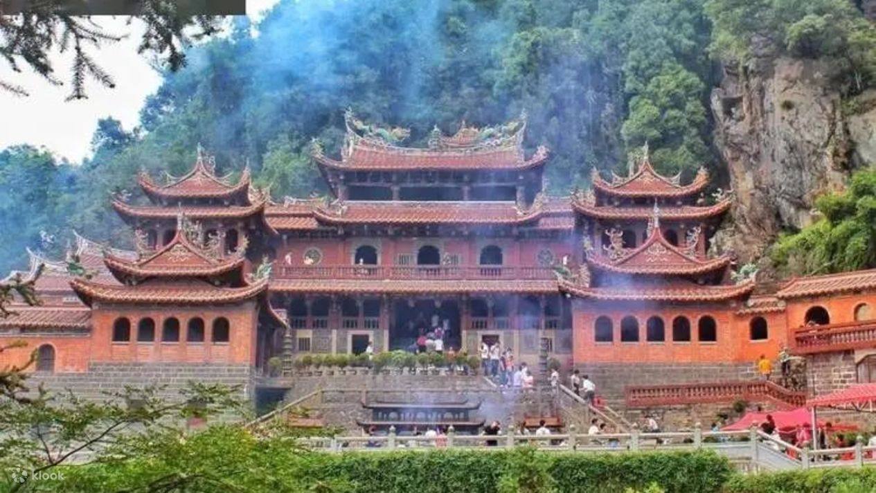 Private Day Tour of Anxi Qingshuiyan and Bama Tea Garden from Xiamen ...