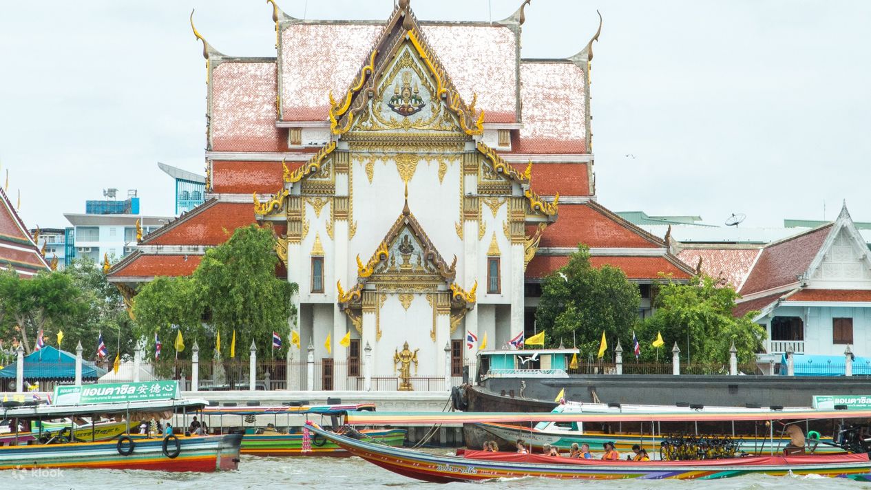 Temples, Sightseeing Cruise, & Ratchada Train Night Market Private Tour ...