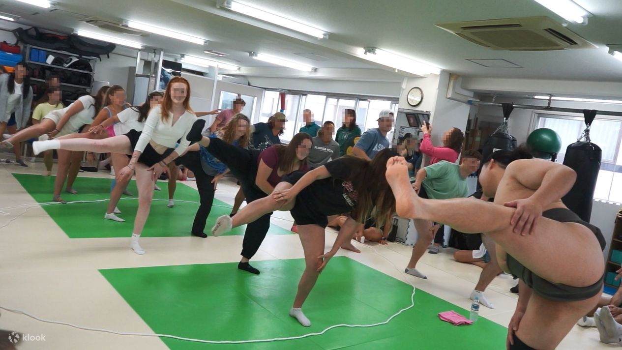 Sumo Experience in Tokyo Shinjuku For Group / Tokyo Sumo Land - Klook ...