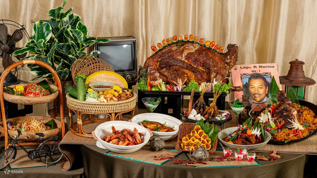 Dine@EIGHT Restaurant at Holiday Inn Johor Bahru City Centre - Klook ...
