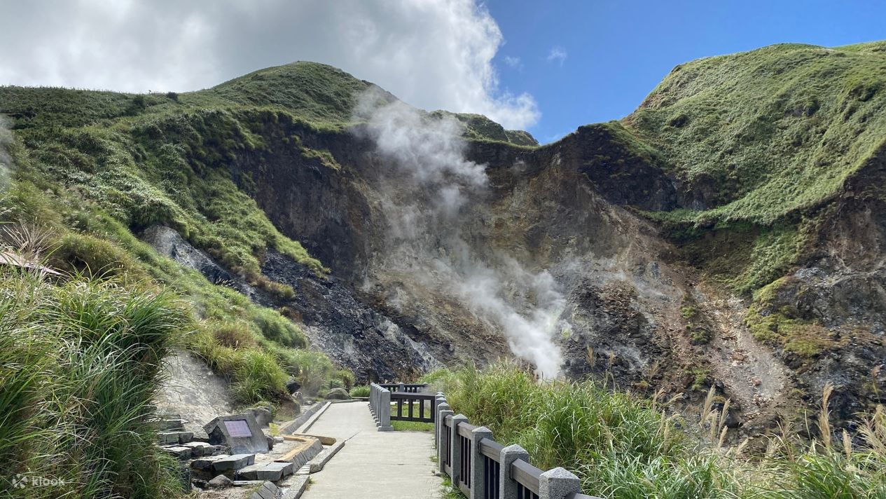 Beitou and Yangmingshan Day Tour in Taipei - Klook Philippines
