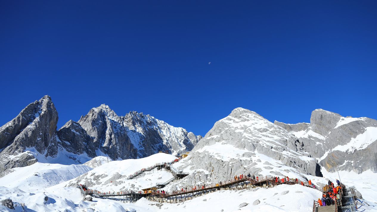 Yunnan Lijiang Jade Dragon Snow Mountain One-Day Group Tour (Glacier ...