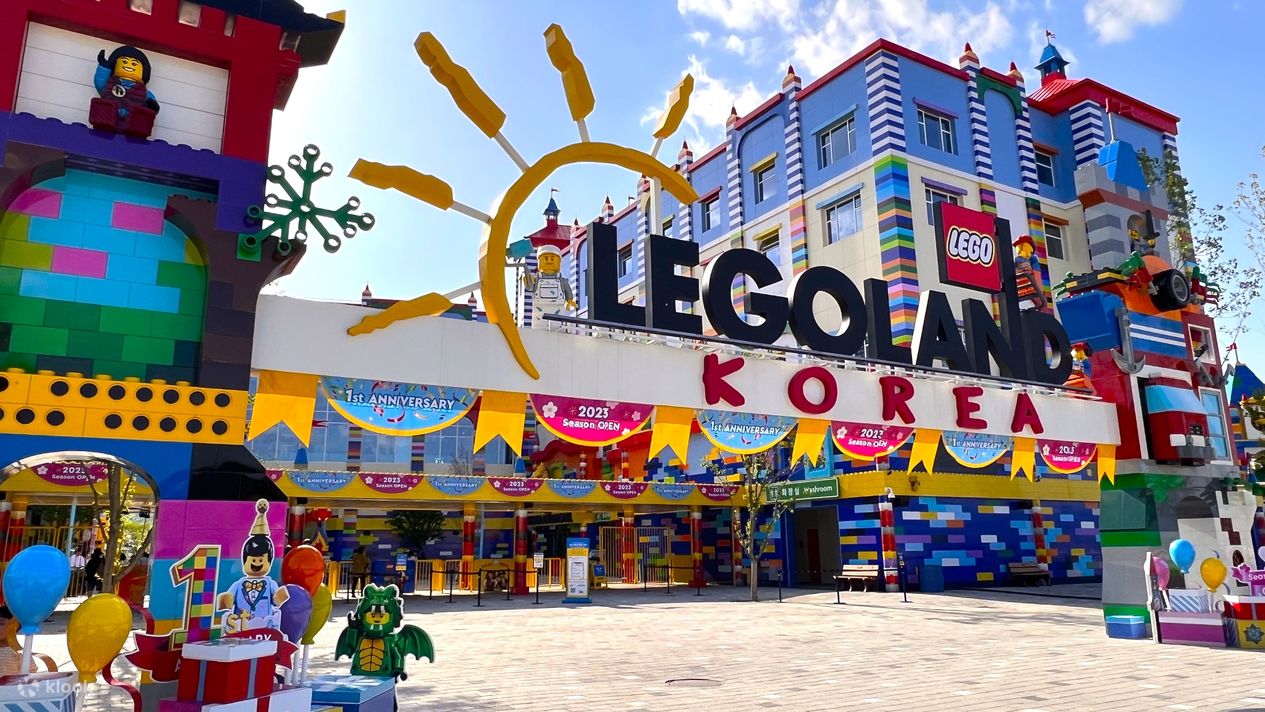 Legoland Round-trip Shuttle from Seoul + Lego Souvenir - Klook