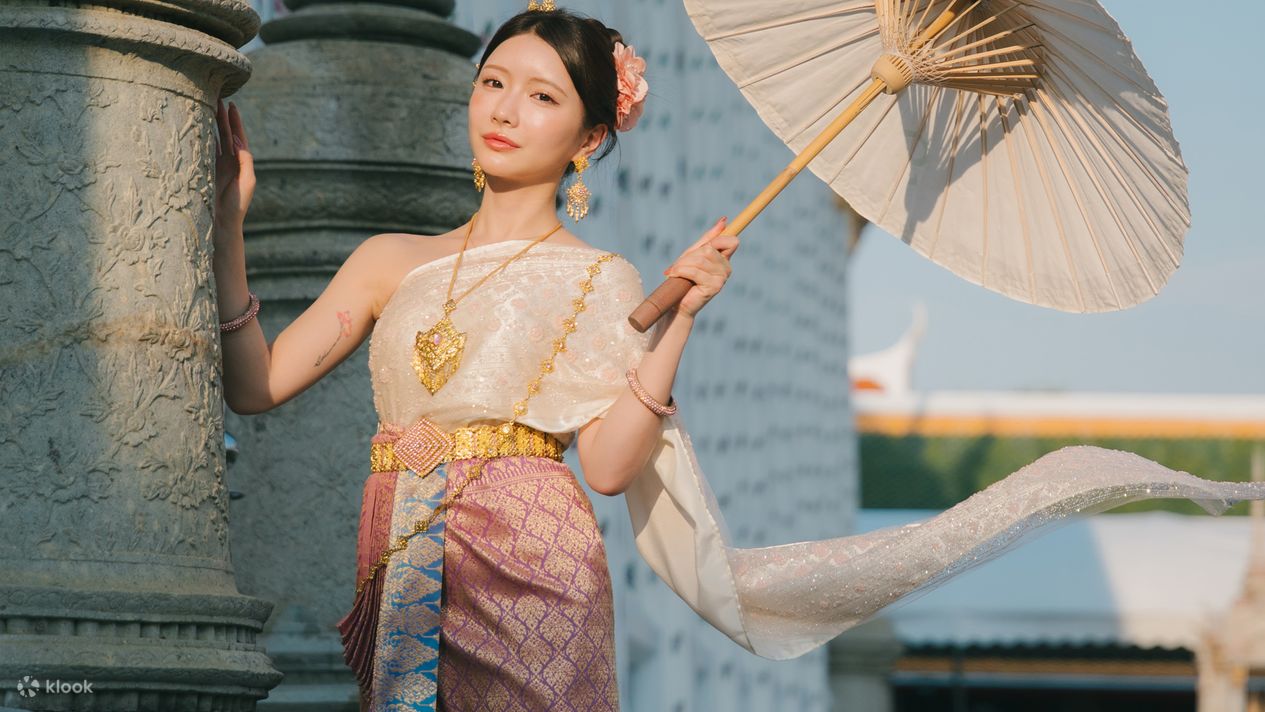 Photographer + Thai Costume Rental at Wat Arun, Bangkok - Klook Philippines
