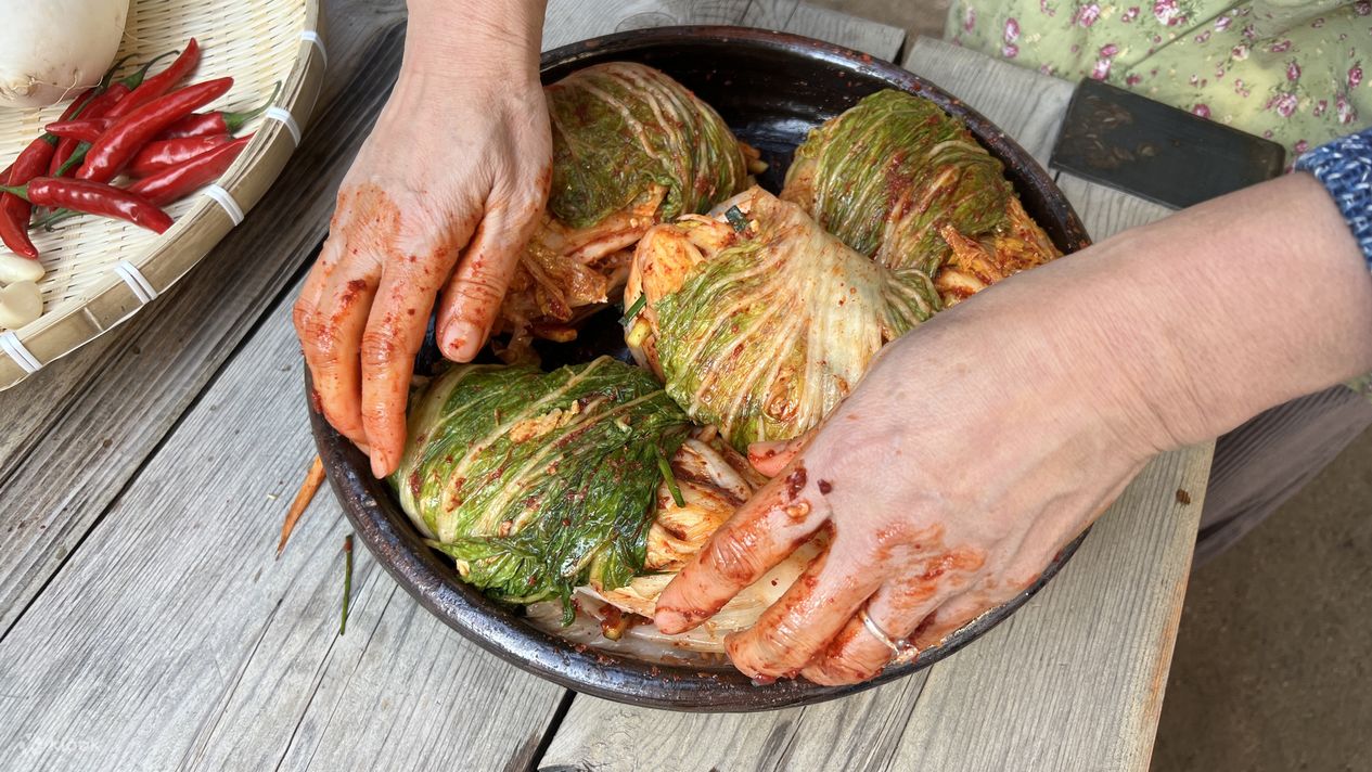 Kimchi Making & Cooking Class in Traditional Hanok Courtyard - Klook