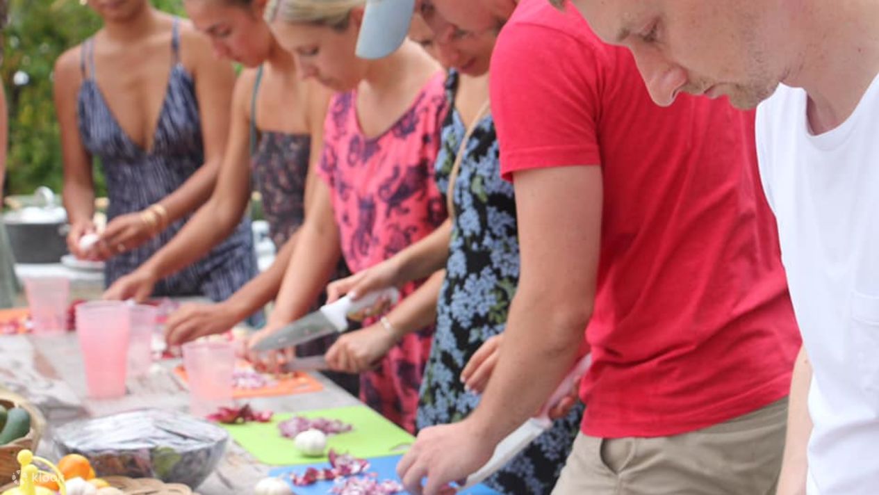 Taste of Cebu: Traditional Filipino Bamboo Cooking Class by the Sea ...