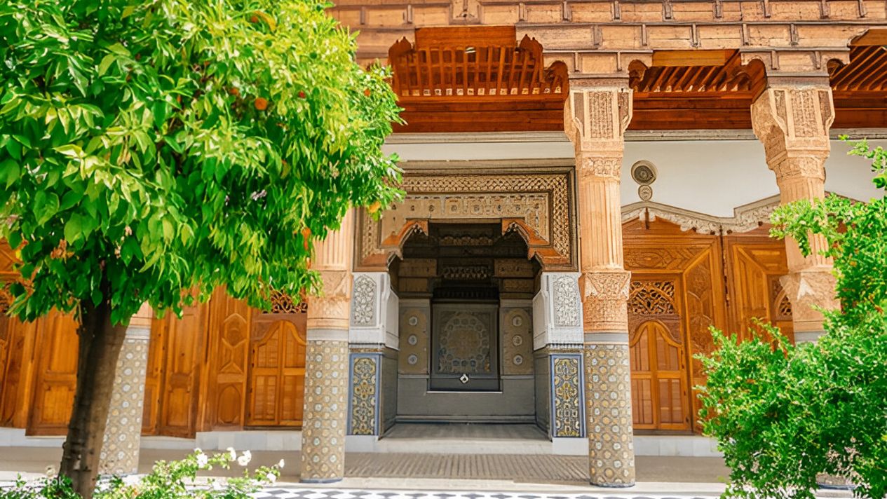 Marrakech: Ben Youssef Madrasa, Dar El Bacha and Medina Tour - Klook