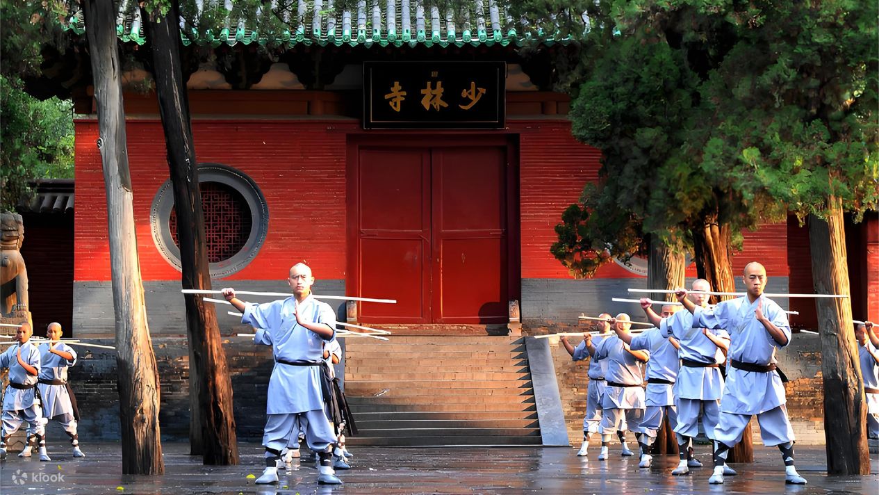 Private tour from Zhengzhou to Shaolin Temple 1-day Songshan Mountain ...