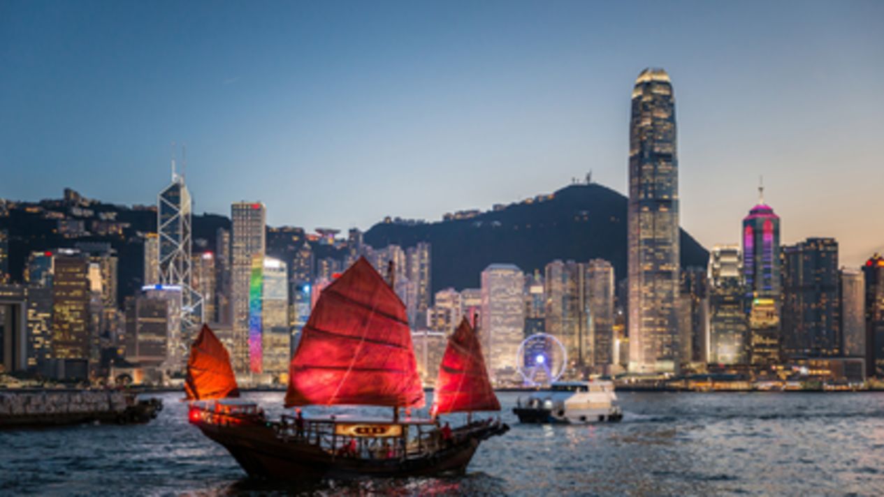 Best Avenue of Stars Cruises, Hong Kong & Macau 2025