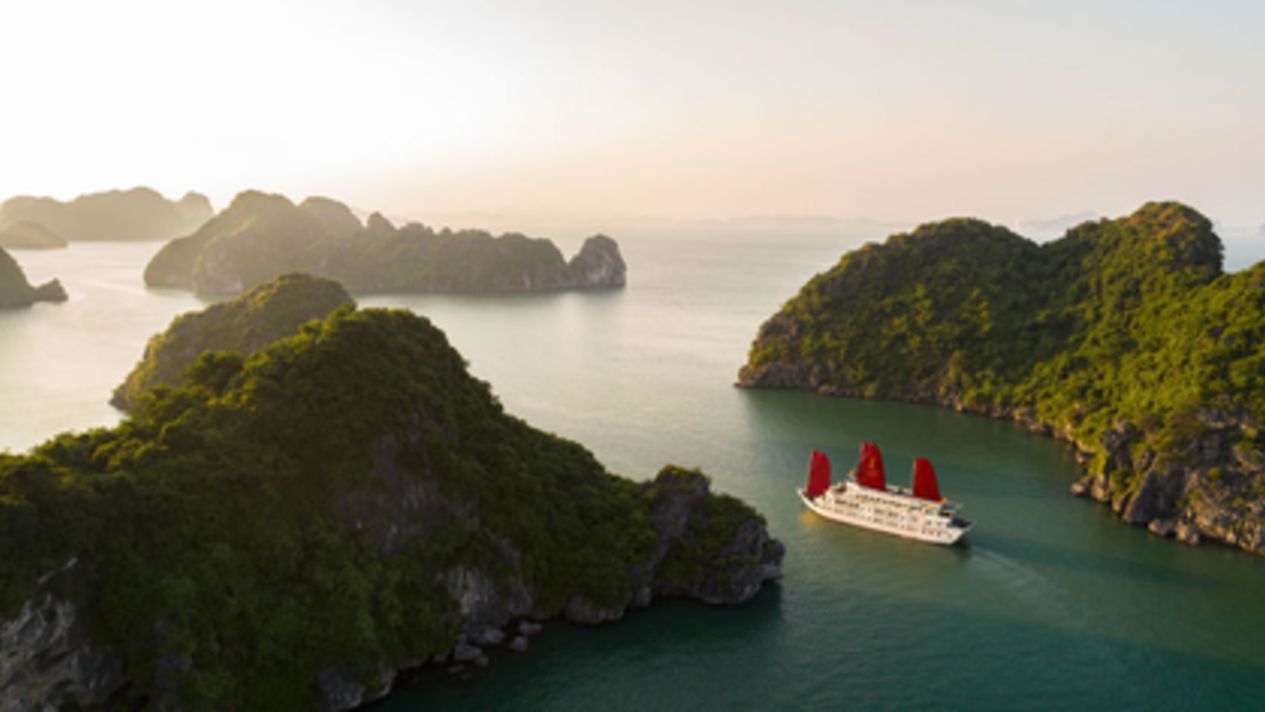 Best Ba Trai Dao Cruises, Vietnam 2025