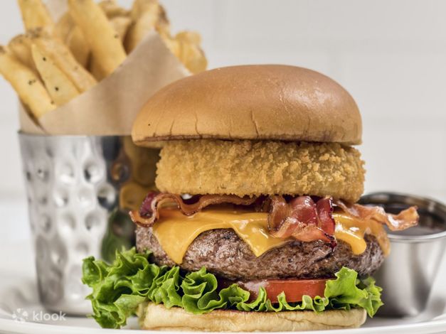 Hard Rock Cafe Vienna dining experience with set menu - Klook