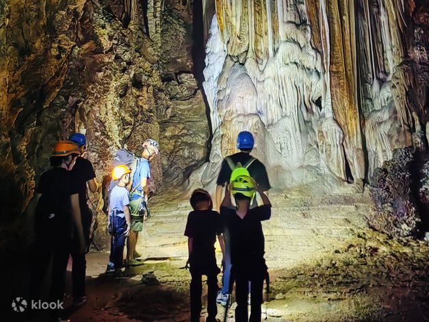 Guilin Yangshuo Devil's Cave Caving and Rope Climbing 1-Day Tour ...
