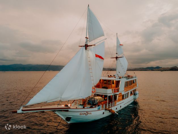 3D2N Premier Phinisi Sailing Komodo Tour from Labuan Bajo - Klook