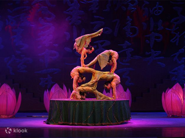 Beijing: Temple of Heaven Park + Beijing Red Theater Acrobatic ...