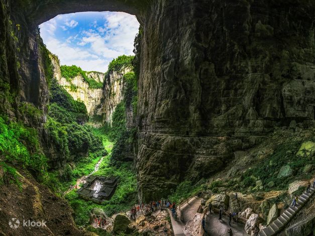 Chongqing Wulong Chinese and English tour guide private group one-day ...