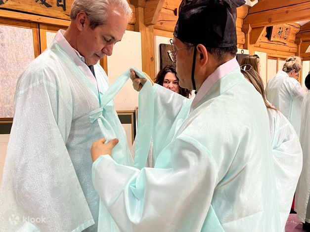 Seoul Hanbok & Craft Makgeolli Experience and Bukchon Hanok Village ...