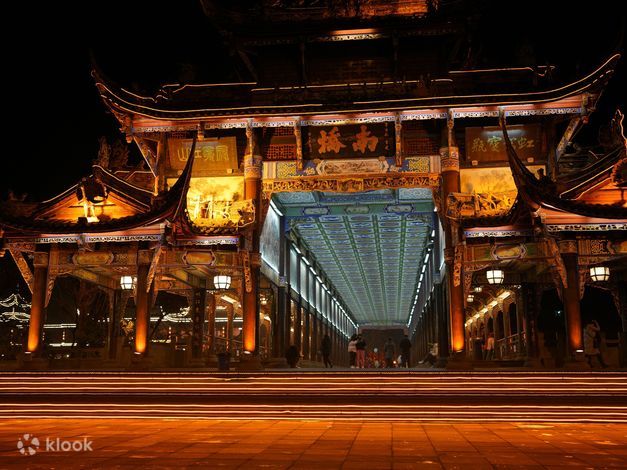 Chengdu Panda Base + Sanxingdui Museum/Dujiangyan/Leshan Giant Buddha ...