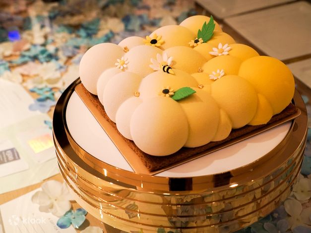 8-piece Cake Set Discount and Cash Vouchers at Poem Patisserie in ...