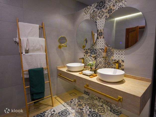 Al Marmoom Domes Desert Glamping & Dining experience in Dubai - Klook ...