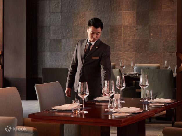 [Michelin Guide] Hemispheres Steak & Seafood Grill - Sheraton Hanoi ...
